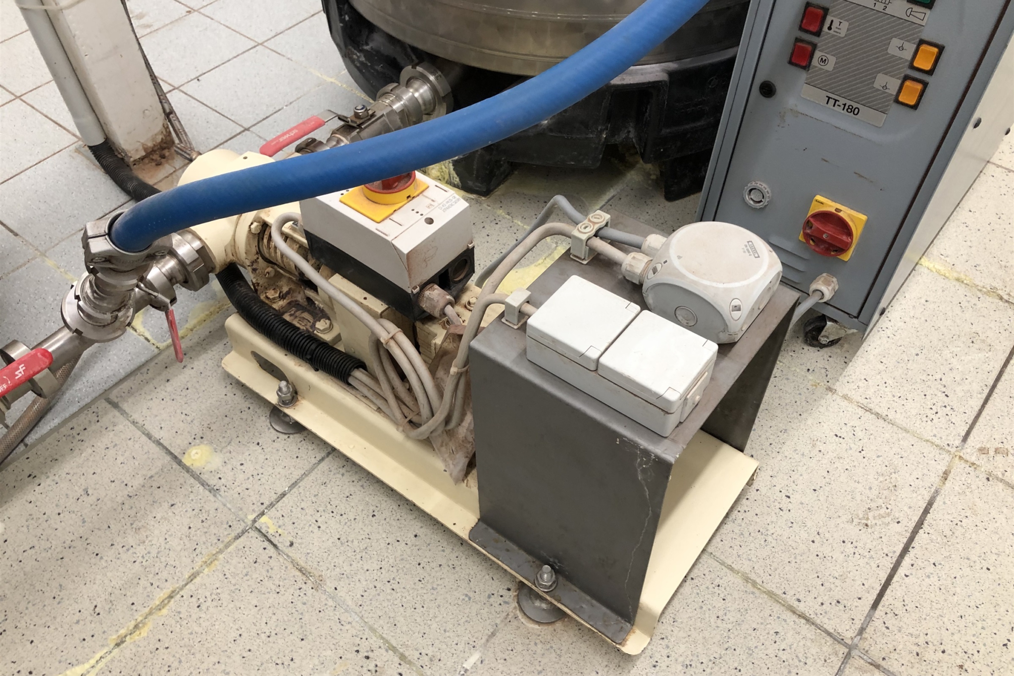 Cocoa butter filtering plant – Small Scale Cocoa Processing